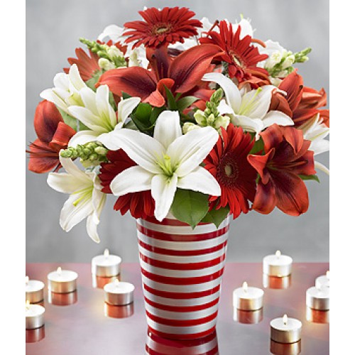 Fresh Mixed Cut Flowers Arrangement in a Vase 1